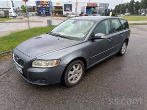 Pelēks Volvo V50 2008 Rīga, ar dzinēja tilpumu 2.40 L un nobraukumu 226 tūkst. km par 2900 €, foto  vietnē AUTOMOTO.COM.LV