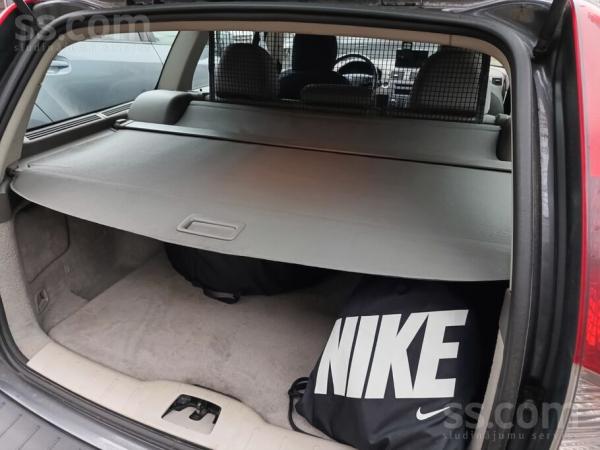 Grey Volvo V50 2008 in Riga, with an engine capacity of 2.40 L and mileage of 226 thousand km for 2900 €, photo 9 on AUTOMOTO.COM.LV