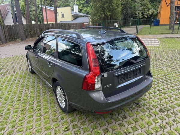 Pelēks Volvo V50 2008 Kauņa, ar dzinēja tilpumu 1.56 L un nobraukumu 190 tūkst. km par 2350 €, foto 3 vietnē AUTOMOTO.COM.LV
