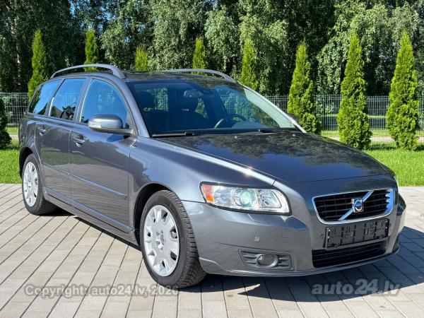 Pelēks Volvo V50 2008 Tartu, ar dzinēja tilpumu 2.00 L un nobraukumu 227 tūkst. km par 4190 €, foto 3 vietnē AUTOMOTO.COM.LV