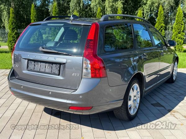 Grey Volvo V50 2008 in Tartu, with an engine capacity of 2.00 L and mileage of 227 thousand km for 4190 €, photo 4 on AUTOMOTO.COM.LV