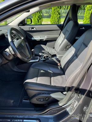 Grey Volvo V50 2008 in Tartu, with an engine capacity of 2.00 L and mileage of 227 thousand km for 4190 €, photo 7 on AUTOMOTO.COM.LV