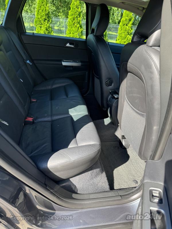 Grey Volvo V50 2008 in Tartu, with an engine capacity of 2.00 L and mileage of 227 thousand km for 4190 €, photo 9 on AUTOMOTO.COM.LV