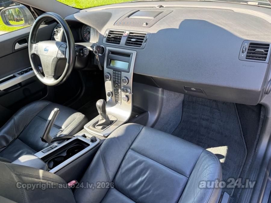 Grey Volvo V50 2008 in Tartu, with an engine capacity of 2.00 L and mileage of 227 thousand km for 4190 €, photo 21 on AUTOMOTO.COM.LV