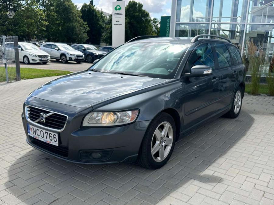 Pelēks Volvo V50 2008 Šauļi, ar dzinēja tilpumu 1.56 L un nobraukumu 244 tūkst. km par 1750 €, foto 1 vietnē AUTOMOTO.COM.LV
