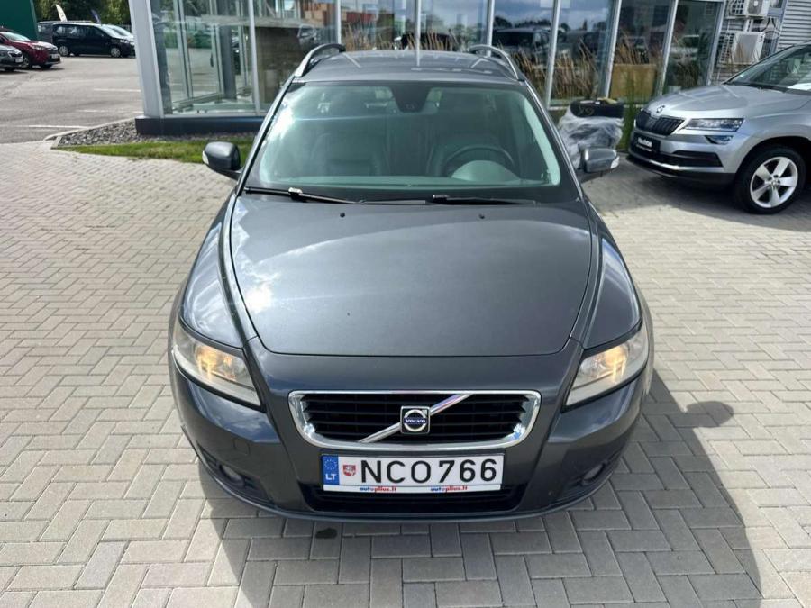 Pelēks Volvo V50 2008 Šauļi, ar dzinēja tilpumu 1.56 L un nobraukumu 244 tūkst. km par 1750 €, foto 3 vietnē AUTOMOTO.COM.LV