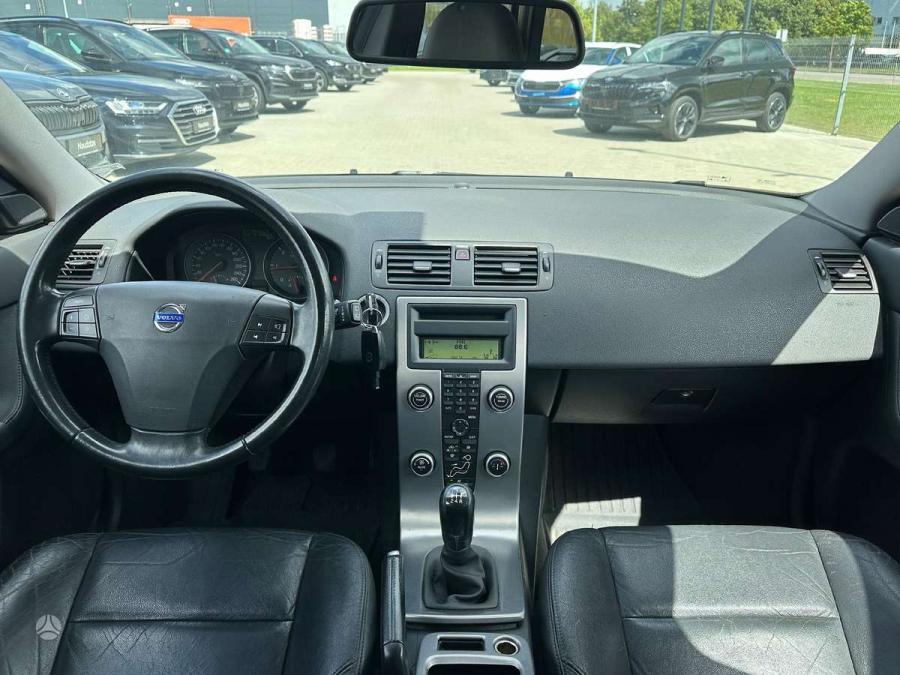Pelēks Volvo V50 2008 Šauļi, ar dzinēja tilpumu 1.56 L un nobraukumu 244 tūkst. km par 1750 €, foto 12 vietnē AUTOMOTO.COM.LV