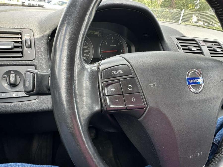 Pelēks Volvo V50 2008 Šauļi, ar dzinēja tilpumu 1.56 L un nobraukumu 244 tūkst. km par 1750 €, foto 14 vietnē AUTOMOTO.COM.LV