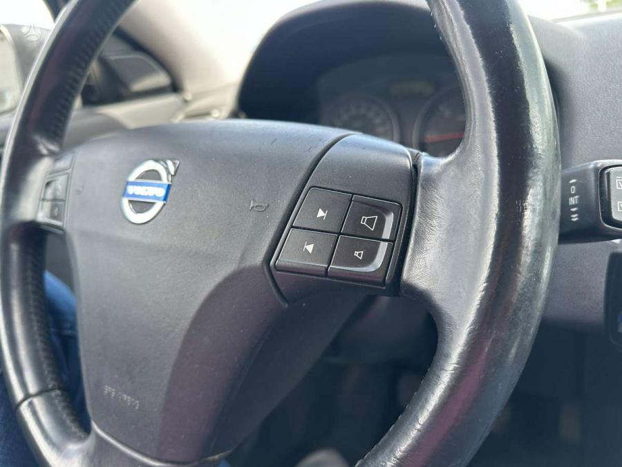 Pelēks Volvo V50 2008 Šauļi, ar dzinēja tilpumu 1.56 L un nobraukumu 244 tūkst. km par 1750 €, foto 15 vietnē AUTOMOTO.COM.LV