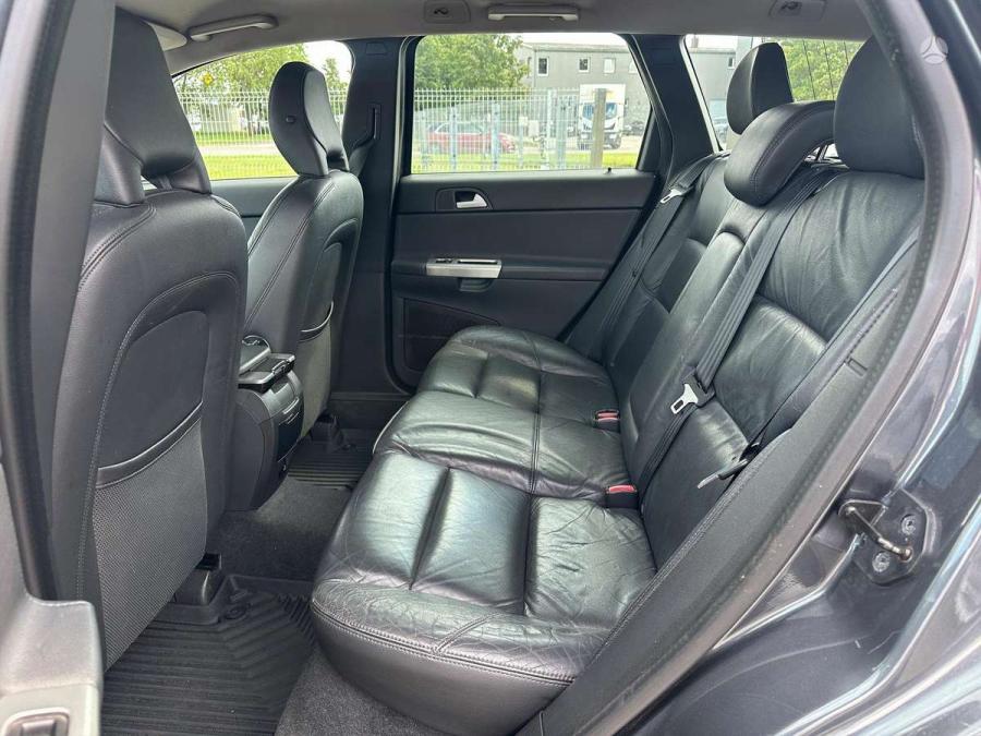 Pelēks Volvo V50 2008 Šauļi, ar dzinēja tilpumu 1.56 L un nobraukumu 244 tūkst. km par 1750 €, foto 24 vietnē AUTOMOTO.COM.LV