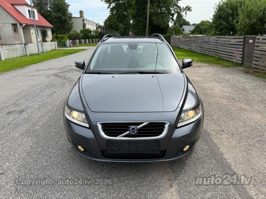 Pelēks Volvo V50 2008 Tallina, ar dzinēja tilpumu 1.60 L un nobraukumu 198 tūkst. km par 3999 €, foto 8 vietnē AUTOMOTO.COM.LV
