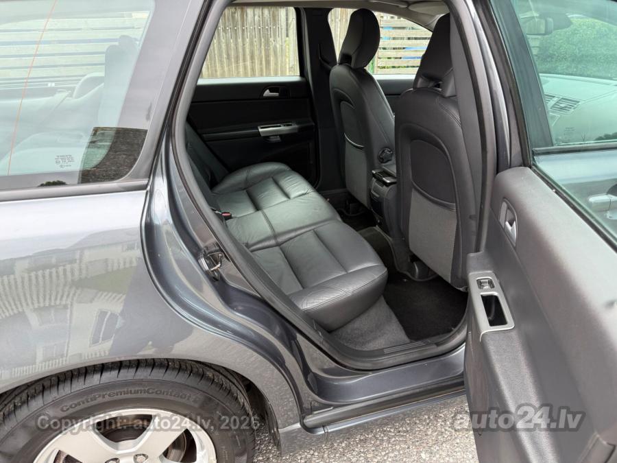 Pelēks Volvo V50 2008 Tallina, ar dzinēja tilpumu 1.60 L un nobraukumu 198 tūkst. km par 3999 €, foto 16 vietnē AUTOMOTO.COM.LV