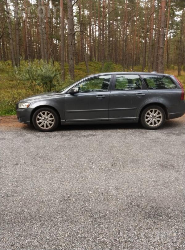 Pelēks Volvo V50 2008 Rīga, ar dzinēja tilpumu 2.00 L un nobraukumu 0 tūkst. km par 1500 €, foto 4 vietnē AUTOMOTO.COM.LV