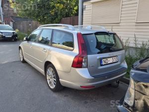Pelēks Volvo V50 2008 Rīga, ar dzinēja tilpumu 2.00 L un nobraukumu 324 tūkst. km par 1430 €, foto 5 vietnē AUTOMOTO.COM.LV