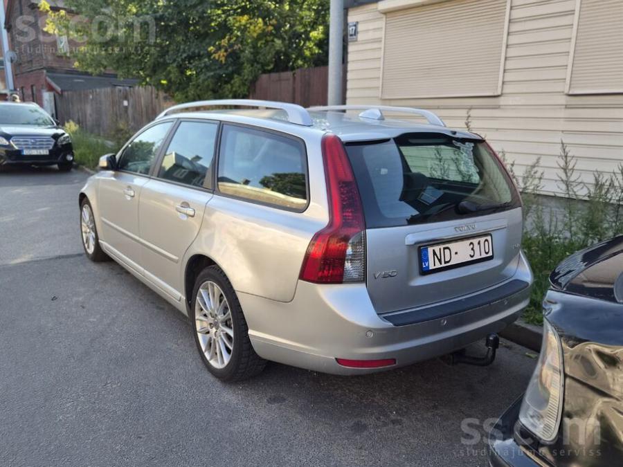 Pelēks Volvo V50 2008 Rīga, ar dzinēja tilpumu 2.00 L un nobraukumu 324 tūkst. km par 1430 €, foto 5 vietnē AUTOMOTO.COM.LV