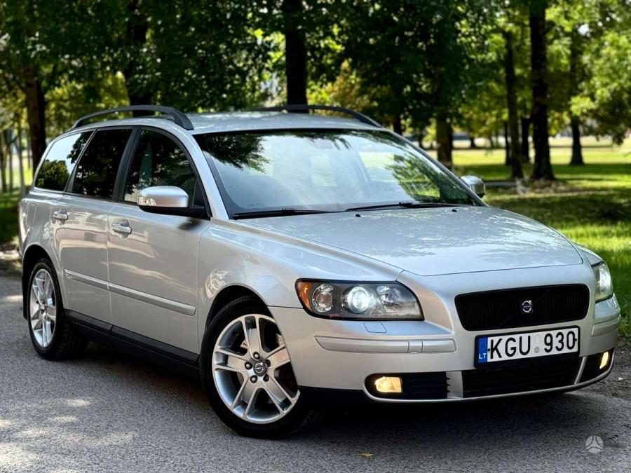 Серый Вольво В50 2008 в Каунас, объемом двигателя 2.40 л и пробегом 322 тыс. км за 3000 €, фото 4 на AUTOMOTO.COM.LV