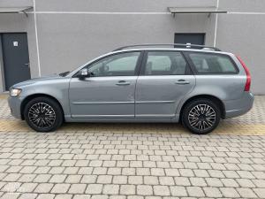 Pelēks Volvo V50 2008 Viļņa, ar dzinēja tilpumu 2.00 L un nobraukumu 300 tūkst. km par 1850 €, foto 4 vietnē AUTOMOTO.COM.LV