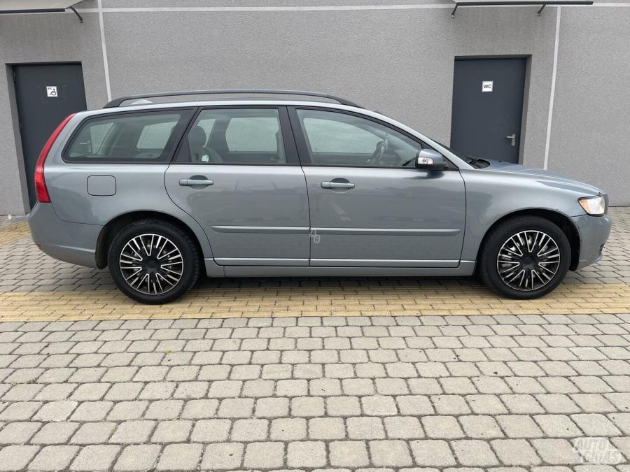 Pelēks Volvo V50 2008 Viļņa, ar dzinēja tilpumu 2.00 L un nobraukumu 300 tūkst. km par 1850 €, foto 11 vietnē AUTOMOTO.COM.LV