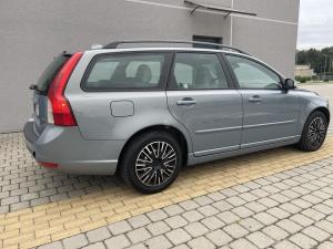 Pelēks Volvo V50 2008 Viļņa, ar dzinēja tilpumu 2.00 L un nobraukumu 300 tūkst. km par 1850 €, foto 12 vietnē AUTOMOTO.COM.LV