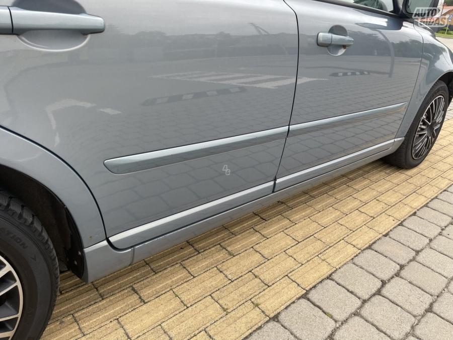 Pelēks Volvo V50 2008 Viļņa, ar dzinēja tilpumu 2.00 L un nobraukumu 300 tūkst. km par 1850 €, foto 14 vietnē AUTOMOTO.COM.LV