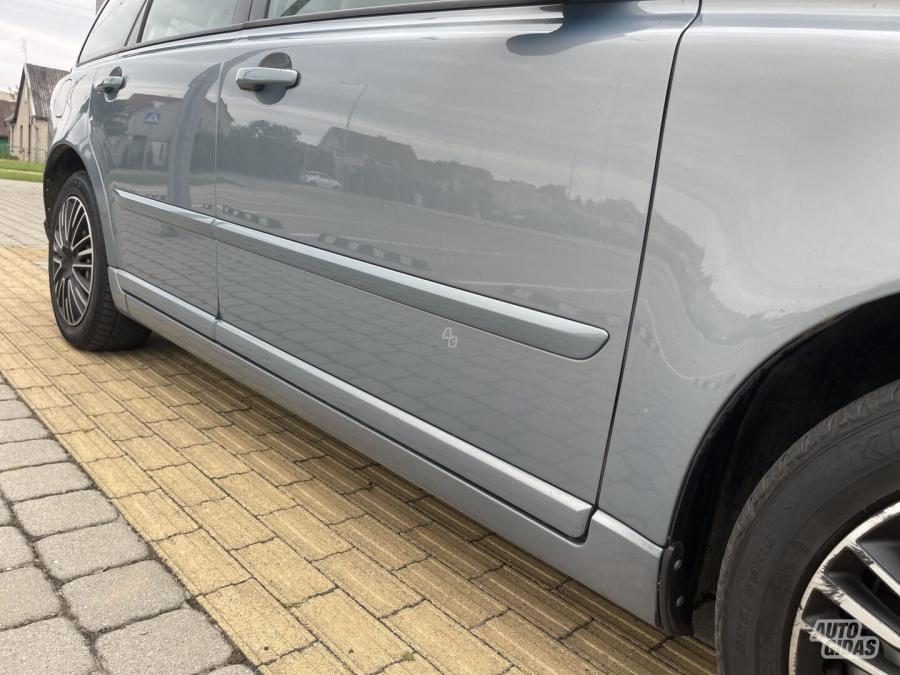 Pelēks Volvo V50 2008 Viļņa, ar dzinēja tilpumu 2.00 L un nobraukumu 300 tūkst. km par 1850 €, foto 15 vietnē AUTOMOTO.COM.LV