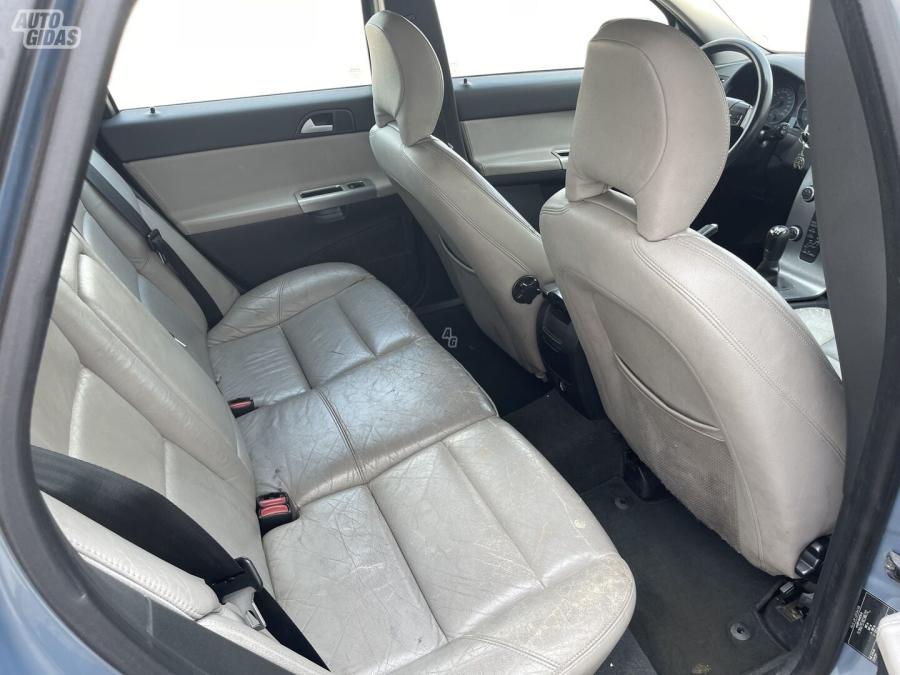 Pelēks Volvo V50 2008 Viļņa, ar dzinēja tilpumu 2.00 L un nobraukumu 300 tūkst. km par 1850 €, foto 26 vietnē AUTOMOTO.COM.LV