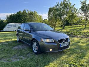 Grey Volvo V50 2008 in Marijampole, with an engine capacity of 1.56 L and mileage of 282 thousand km for 2099 €, photo 3 on AUTOMOTO.COM.LV