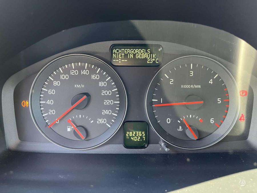 Grey Volvo V50 2008 in Marijampole, with an engine capacity of 1.56 L and mileage of 282 thousand km for 2099 €, photo 7 on AUTOMOTO.COM.LV