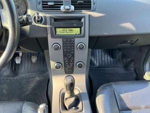 Grey Volvo V50 2008 in Marijampole, with an engine capacity of 1.56 L and mileage of 282 thousand km for 2099 €, photo 14 on AUTOMOTO.COM.LV
