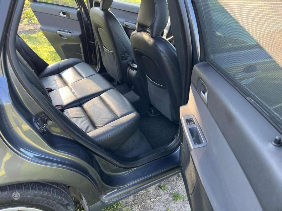 Grey Volvo V50 2008 in Marijampole, with an engine capacity of 1.56 L and mileage of 282 thousand km for 2099 €, photo 17 on AUTOMOTO.COM.LV