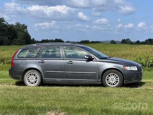 Pelēks Volvo V50 2008 Talsi, ar dzinēja tilpumu 1.60 L un nobraukumu 312 tūkst. km par 2000 €, foto 3 vietnē AUTOMOTO.COM.LV