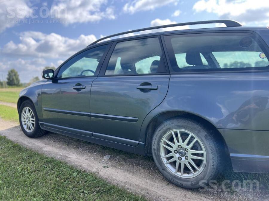 Pelēks Volvo V50 2008 Talsi, ar dzinēja tilpumu 1.60 L un nobraukumu 312 tūkst. km par 2000 €, foto 6 vietnē AUTOMOTO.COM.LV