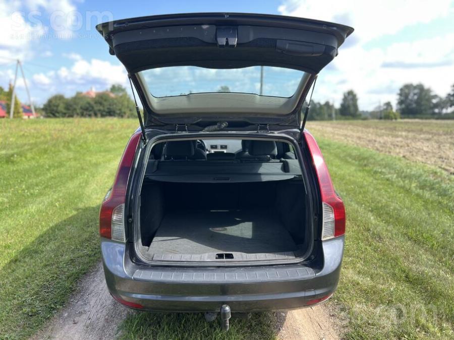 Pelēks Volvo V50 2008 Talsi, ar dzinēja tilpumu 1.60 L un nobraukumu 312 tūkst. km par 2000 €, foto 12 vietnē AUTOMOTO.COM.LV