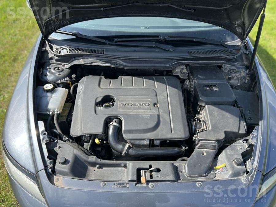 Pelēks Volvo V50 2008 Talsi, ar dzinēja tilpumu 1.60 L un nobraukumu 312 tūkst. km par 2000 €, foto 14 vietnē AUTOMOTO.COM.LV