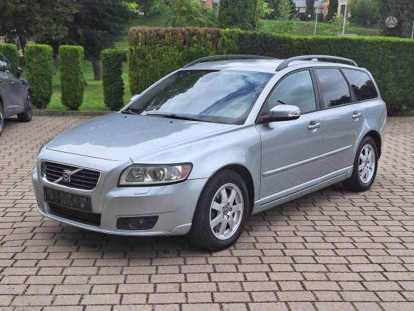Pelēks Volvo V50 2008 Kėdainiai, ar dzinēja tilpumu 2.40 L un nobraukumu 360 tūkst. km par 2900 €, foto 1 vietnē AUTOMOTO.COM.LV