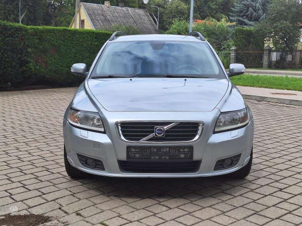 Pelēks Volvo V50 2008 Kėdainiai, ar dzinēja tilpumu 2.40 L un nobraukumu 360 tūkst. km par 2900 €, foto 9 vietnē AUTOMOTO.COM.LV