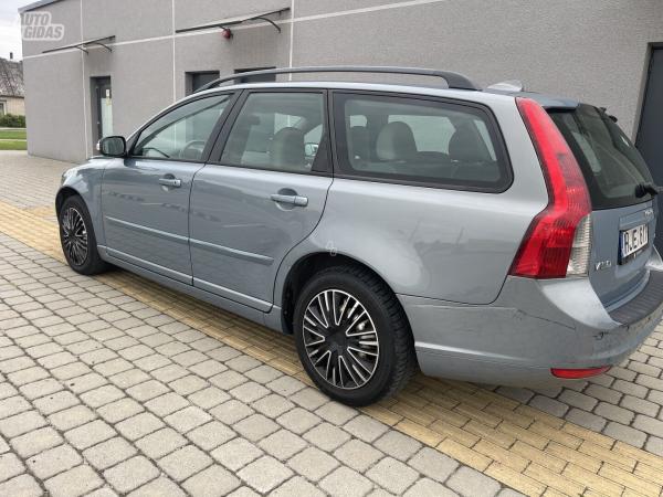 Grey Volvo V50 2008 in Vilnius, with an engine capacity of 2.00 L and mileage of 300 thousand km for 1800 €, photo 3 on AUTOMOTO.COM.LV