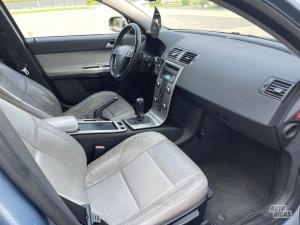 Pelēks Volvo V50 2008 Viļņa, ar dzinēja tilpumu 2.00 L un nobraukumu 300 tūkst. km par 1800 €, foto 27 vietnē AUTOMOTO.COM.LV