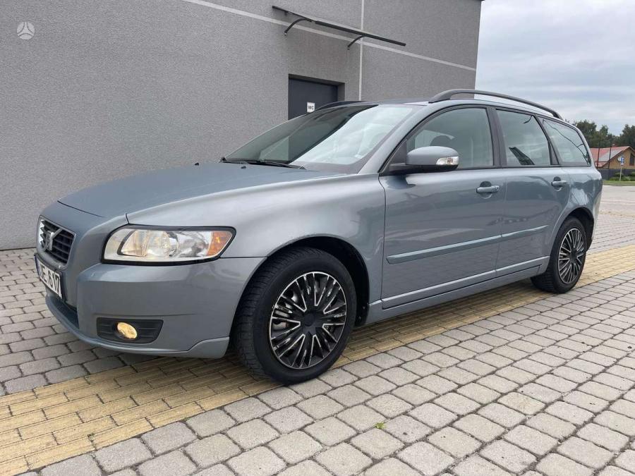 Grey Volvo V50 2008 in Vilnius, with an engine capacity of 2.00 L and mileage of 300 thousand km for 1800 €, photo 6 on AUTOMOTO.COM.LV