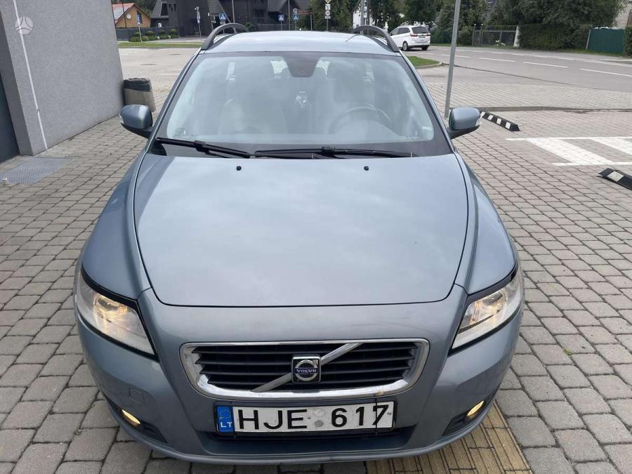Grey Volvo V50 2008 in Vilnius, with an engine capacity of 2.00 L and mileage of 300 thousand km for 1800 €, photo 7 on AUTOMOTO.COM.LV