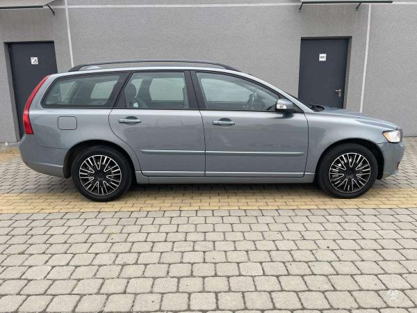 Grey Volvo V50 2008 in Vilnius, with an engine capacity of 2.00 L and mileage of 300 thousand km for 1800 €, photo 11 on AUTOMOTO.COM.LV