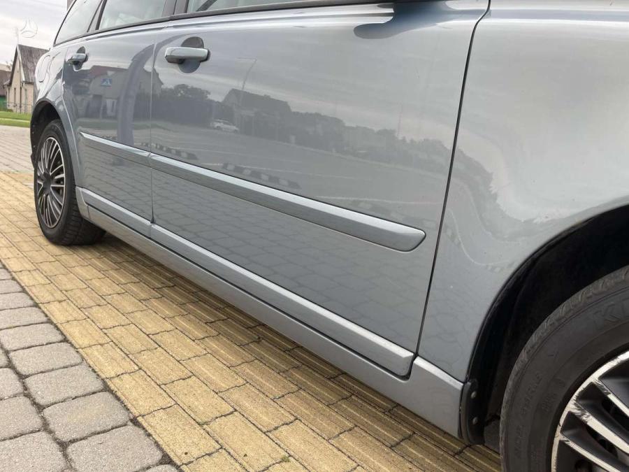 Grey Volvo V50 2008 in Vilnius, with an engine capacity of 2.00 L and mileage of 300 thousand km for 1800 €, photo 15 on AUTOMOTO.COM.LV