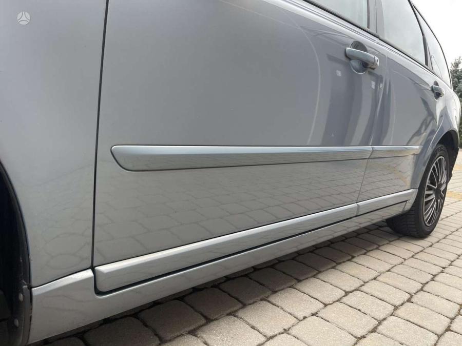 Grey Volvo V50 2008 in Vilnius, with an engine capacity of 2.00 L and mileage of 300 thousand km for 1800 €, photo 18 on AUTOMOTO.COM.LV