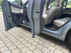 Grey Volvo V50 2008 in Vilnius, with an engine capacity of 2.00 L and mileage of 300 thousand km for 1800 €, photo 19 on AUTOMOTO.COM.LV