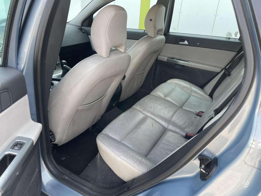 Grey Volvo V50 2008 in Vilnius, with an engine capacity of 2.00 L and mileage of 300 thousand km for 1800 €, photo 22 on AUTOMOTO.COM.LV