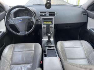 Grey Volvo V50 2008 in Vilnius, with an engine capacity of 2.00 L and mileage of 300 thousand km for 1800 €, photo 23 on AUTOMOTO.COM.LV
