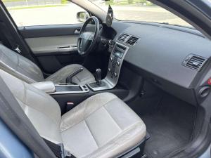 Grey Volvo V50 2008 in Vilnius, with an engine capacity of 2.00 L and mileage of 300 thousand km for 1800 €, photo 27 on AUTOMOTO.COM.LV