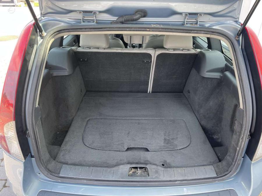 Grey Volvo V50 2008 in Vilnius, with an engine capacity of 2.00 L and mileage of 300 thousand km for 1800 €, photo 28 on AUTOMOTO.COM.LV