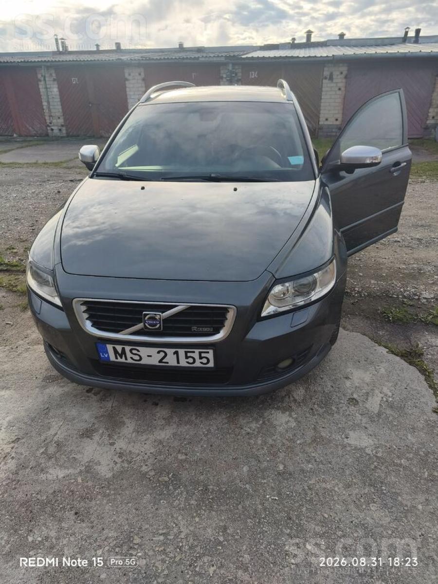 Pelēks Volvo V50 2008 Liepāja, ar dzinēja tilpumu 2.00 L un nobraukumu 311 tūkst. km par 2700 €, foto 1 vietnē AUTOMOTO.COM.LV