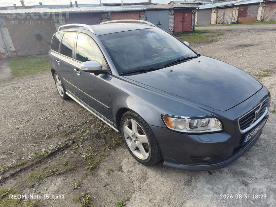 Pelēks Volvo V50 2008 Liepāja, ar dzinēja tilpumu 2.00 L un nobraukumu 311 tūkst. km par 2700 €, foto 5 vietnē AUTOMOTO.COM.LV